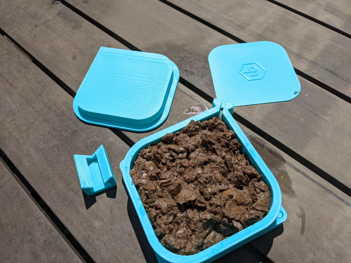 BuildBee | Create recycled cardboard gifts with Pulp it! by Flowalistik